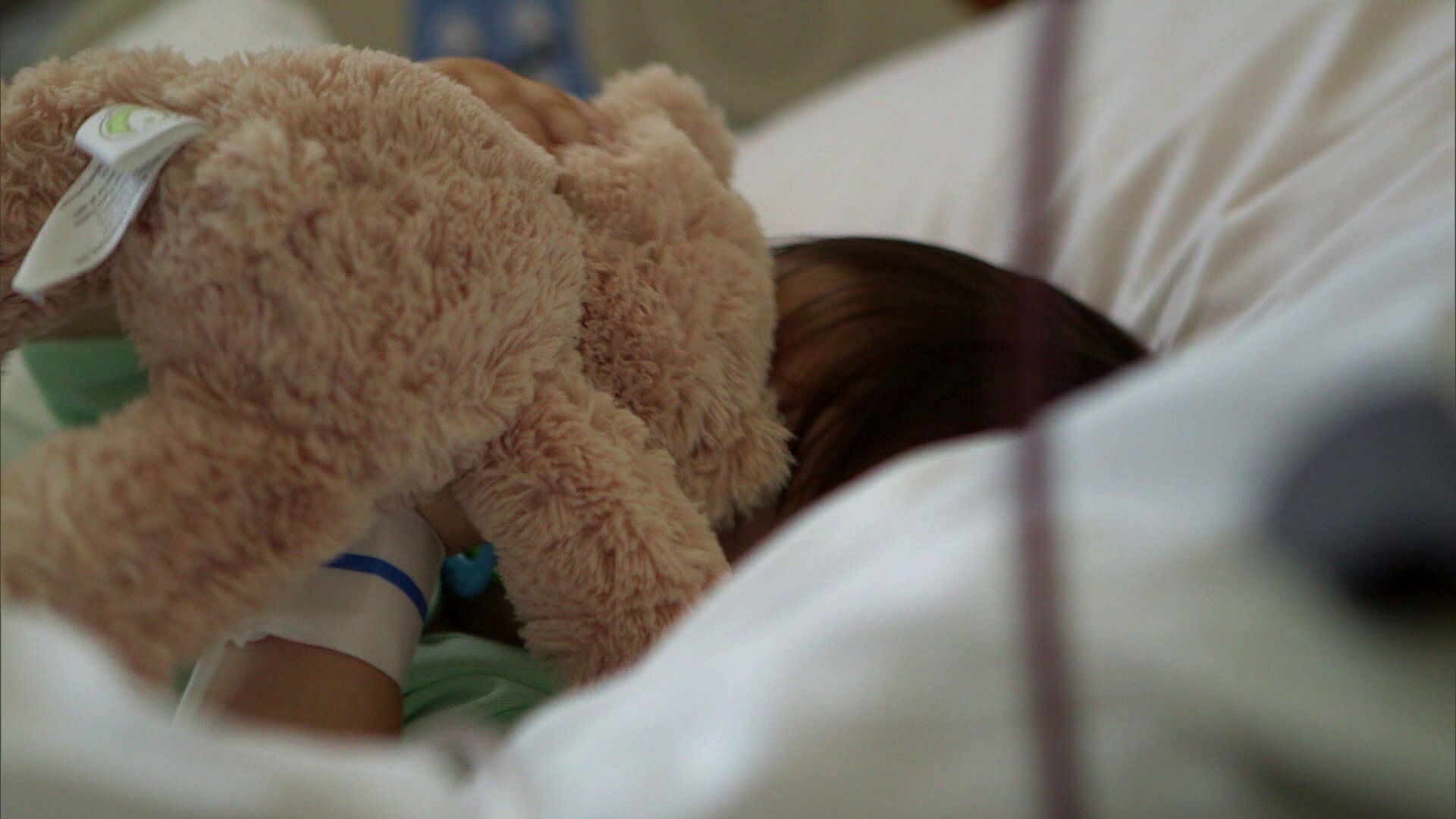 Monsters Inside Me | S5:E6 | Vampire Parasites Attack