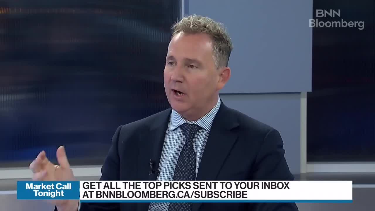Greg Newman discusses Sun Life and Manulife - Video - BNN