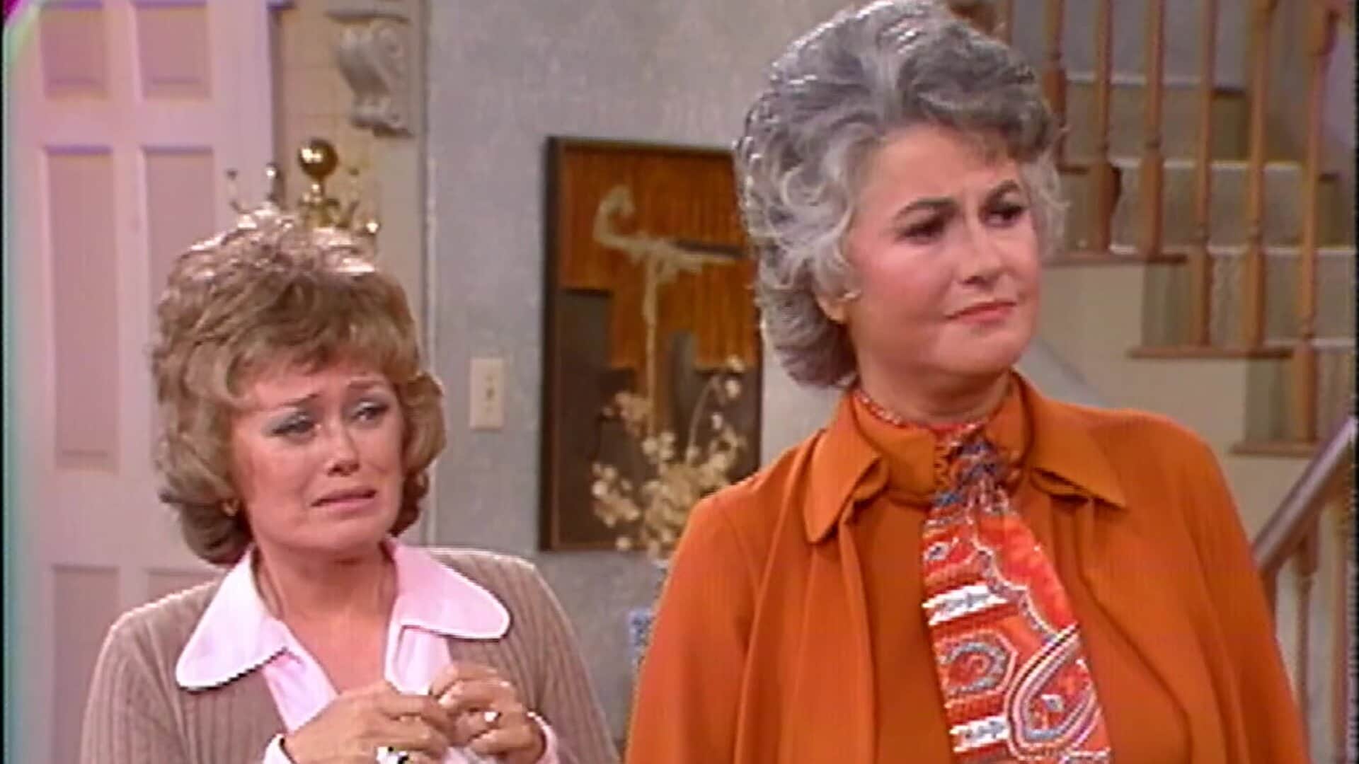 Maude | S3:E2 | The Kiss | CTV