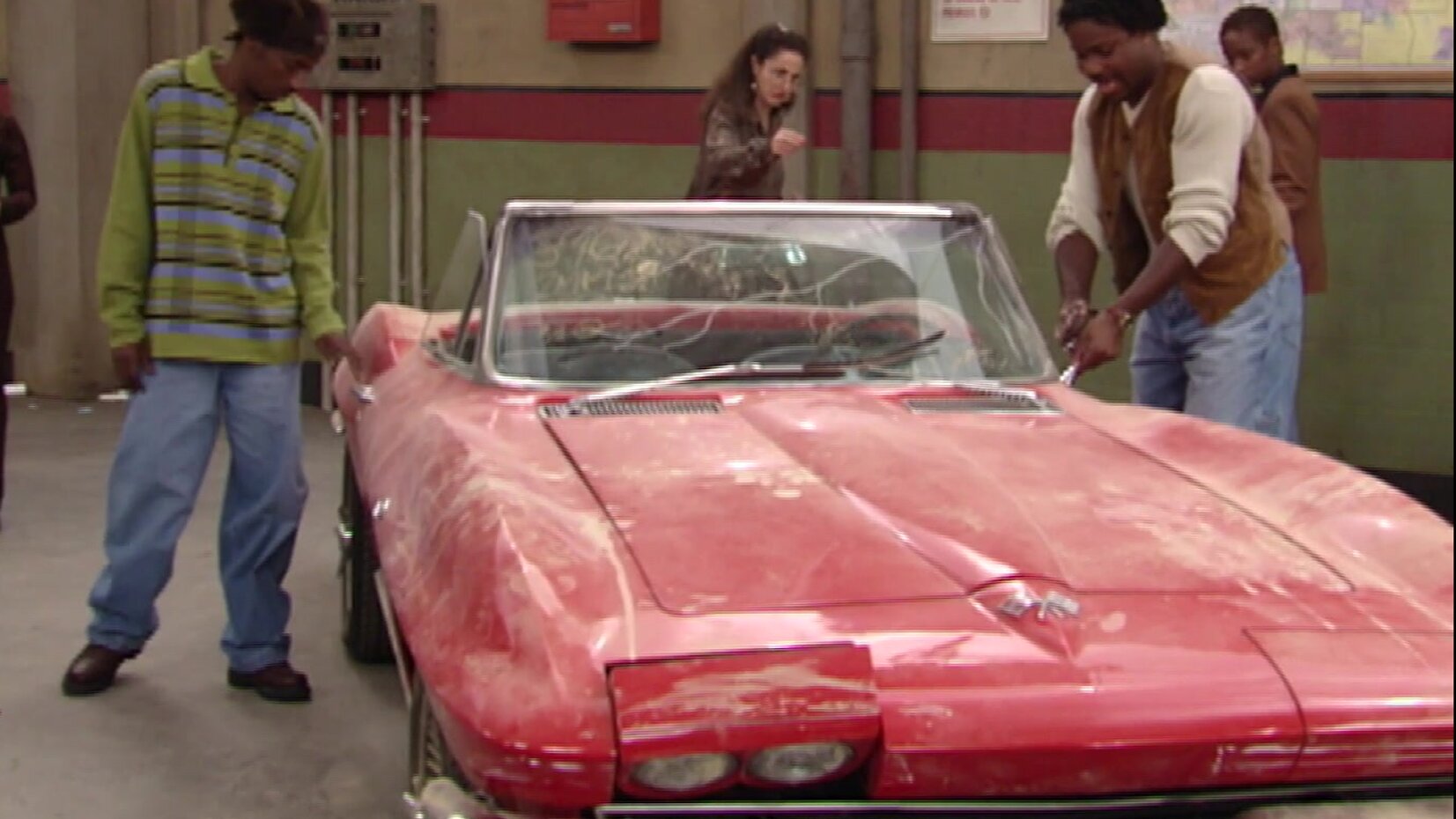 Malcolm & Eddie | S2:E22 | Car Trouble