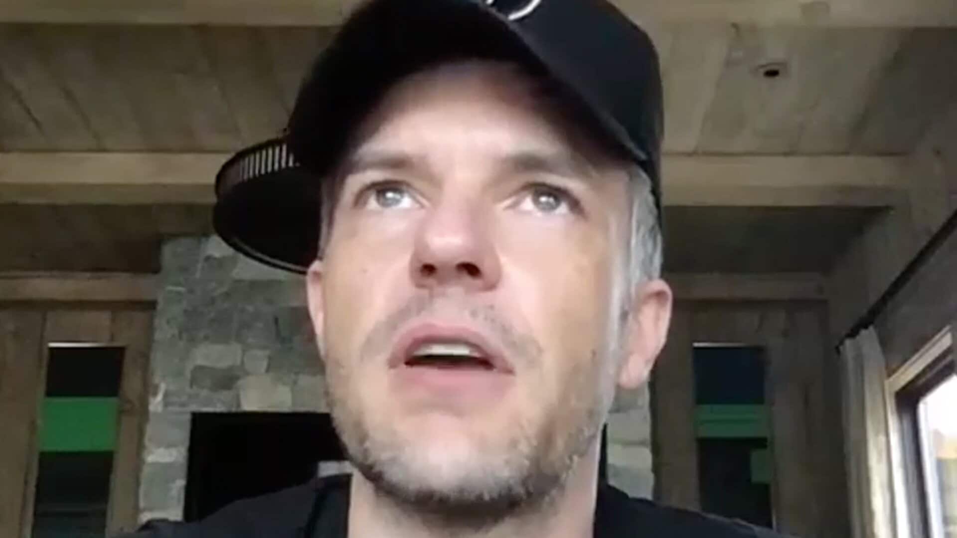 Etalk | The Killers frontman Brandon Flowers tells us about leaving Las ...