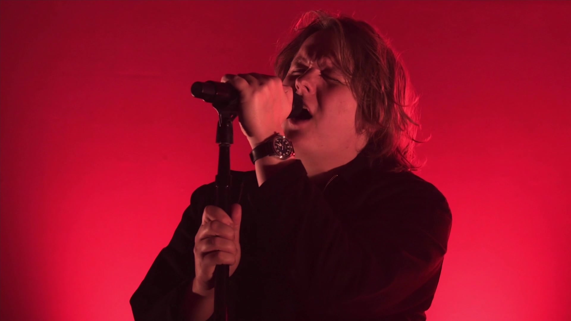 Lewis Capaldi Performs 'Before You Go'