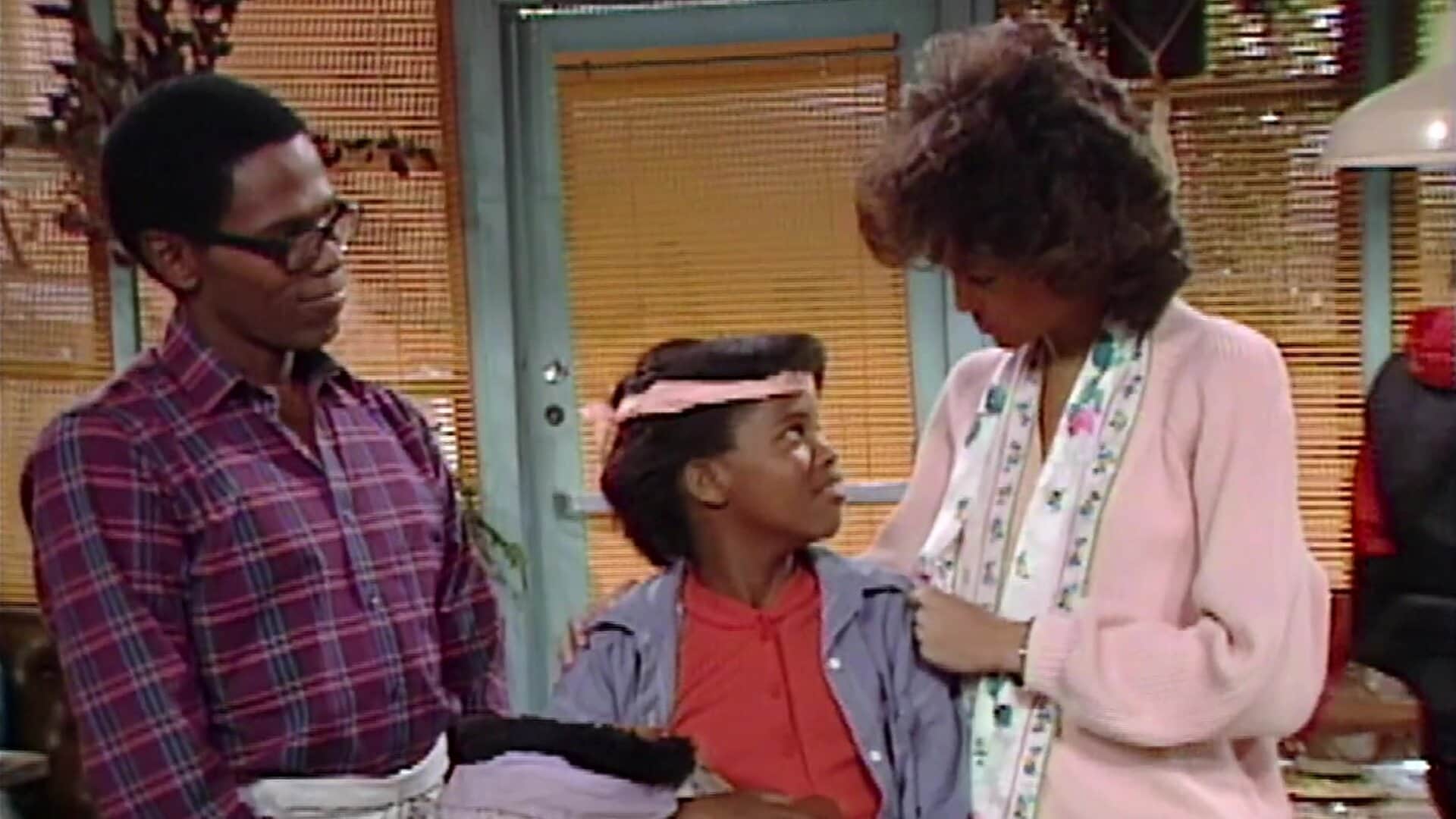 What's Happening Now!! | S1:E7 | The New Kid