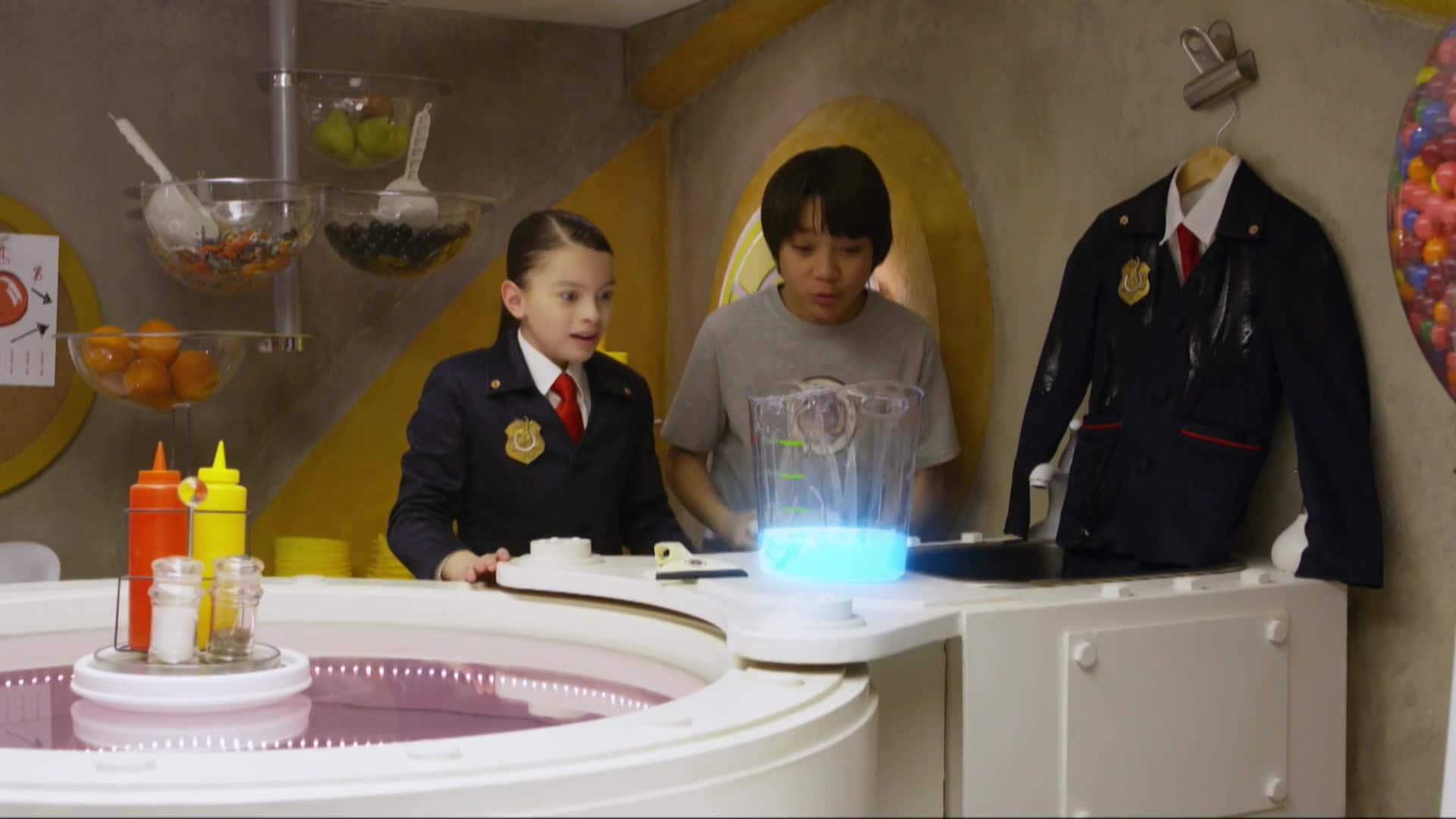 Odd Squad | S1:E6 | Blob on the Job; Party of 5,4,3,2,1