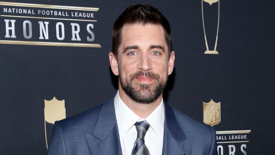 Etalk S19 E71 Aaron Rodgers To Guest Host An Episode Of ‘jeopardy