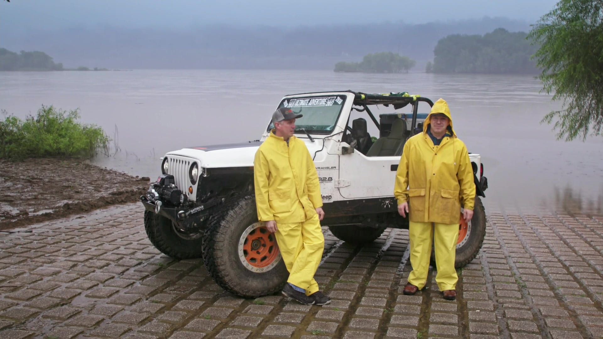 Dirt Every Day | S8:E3 | Tube Sock the Floating Jeep | CTV