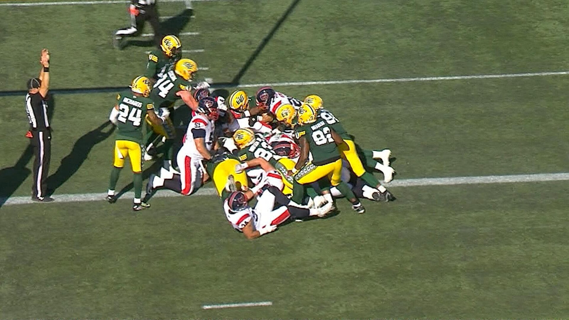 Davis opens up the scoring for the Alouettes - Video - TSN