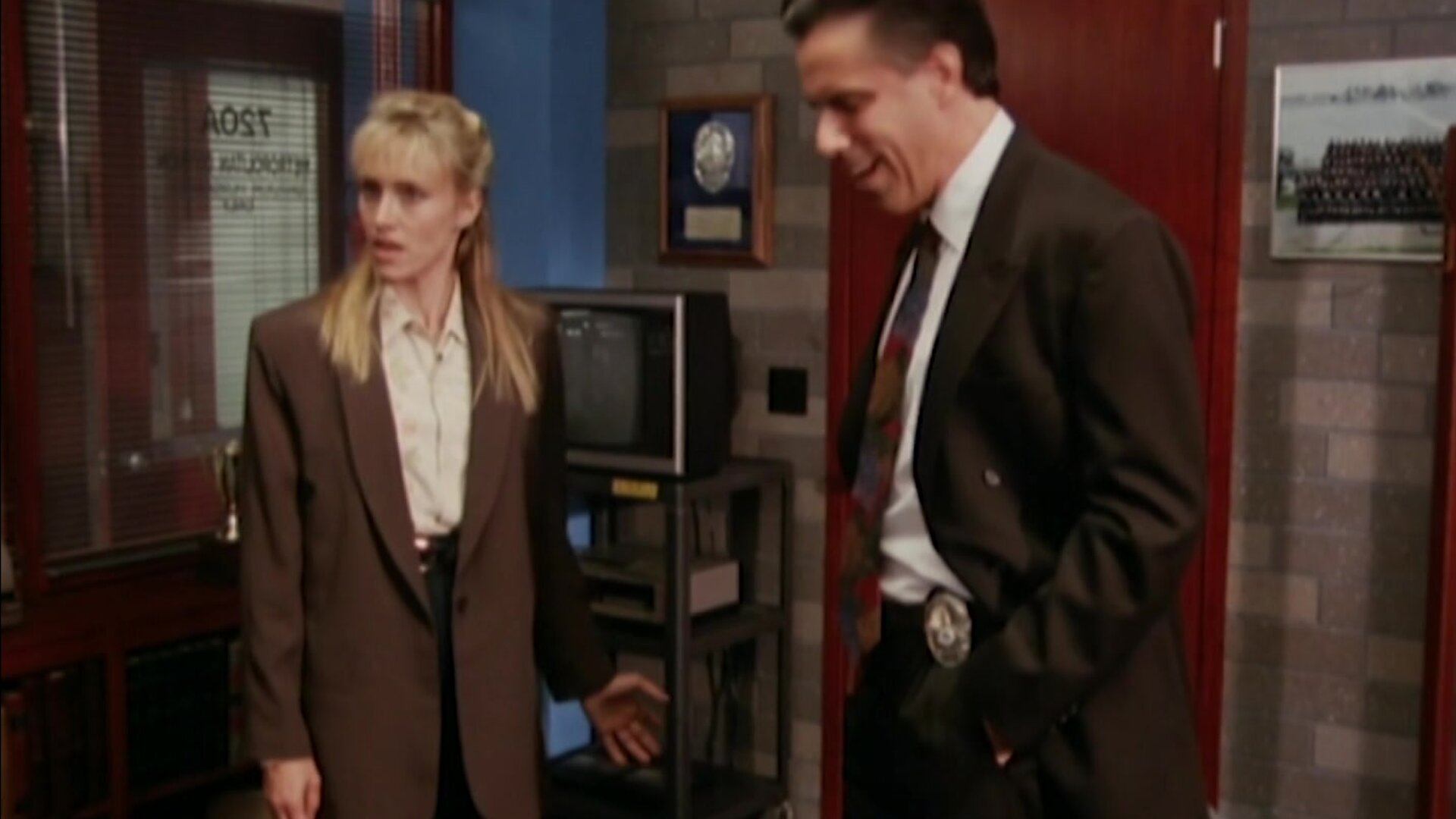 Hunter | S7:E6 | A Snitch'll Break Your Heart | CTV