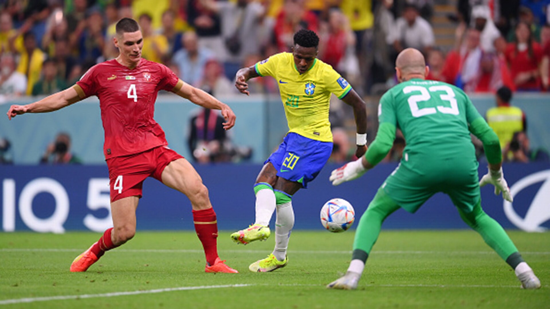 Milenkovic makes timely block on Vinicius Junior's shot attempt - Video ...