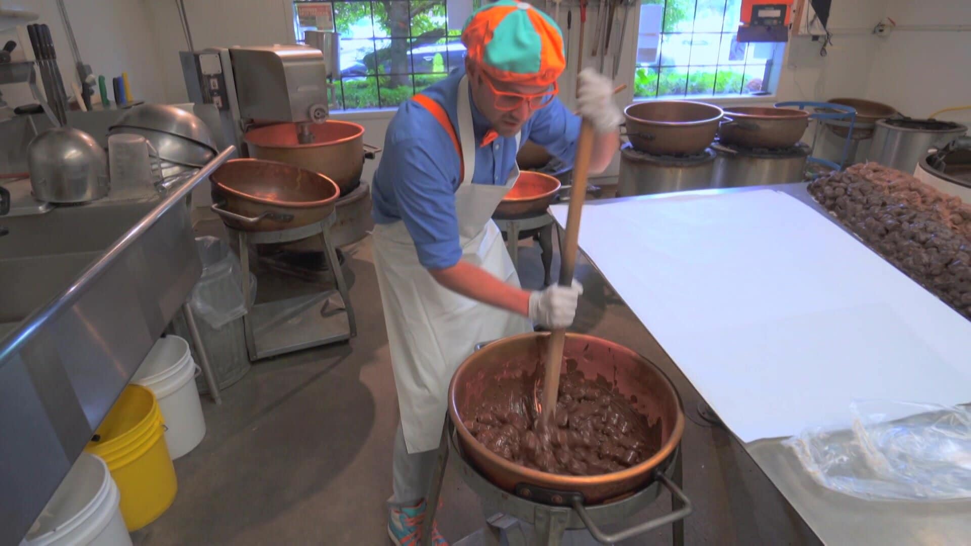 Blippi Visits | S1:E17 | Blippi visite une chocolaterie | Crave