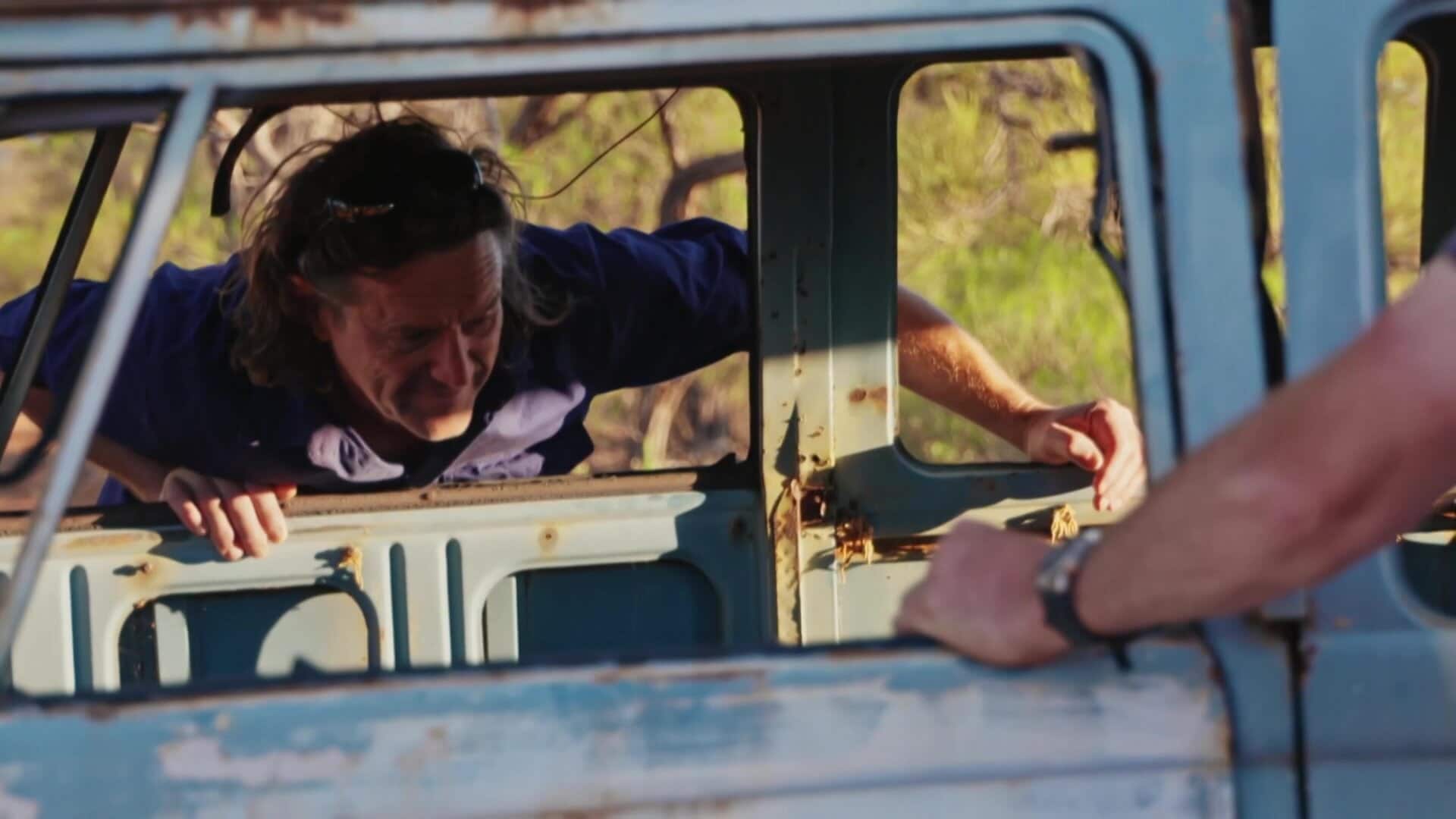 Outback Car Hunters | S1:E4 | VW Kombi & Mercedes 350SL Coupe