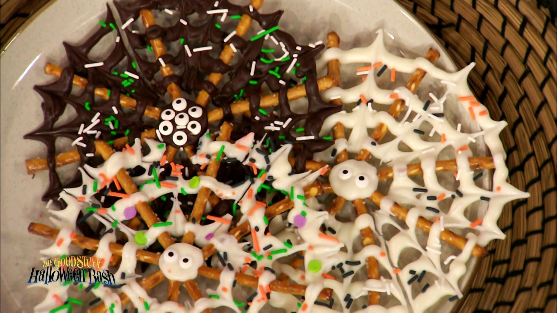 The Good Stuff with Mary Berg | S1:E38 | Six spooktacular cocktails and ...