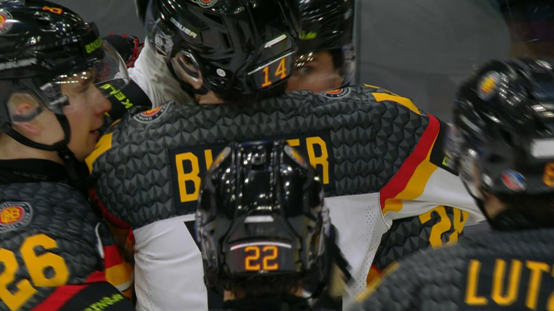 Kechter rips the top corner to tie the game for Germany on the PP ...