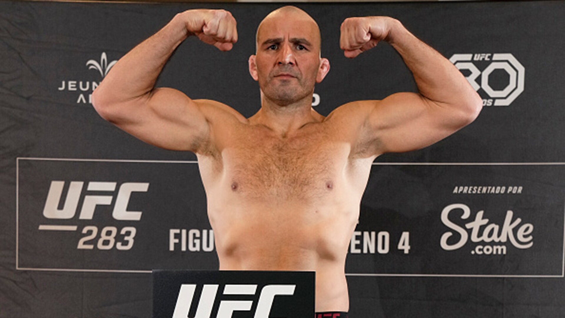 Title fight competitors make weight ahead of UFC 283 - Video - TSN