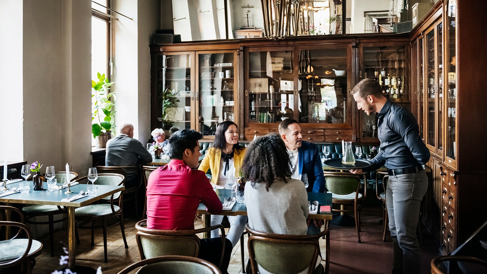 The Social | S10:E131 | Best restaurant seating | CTV