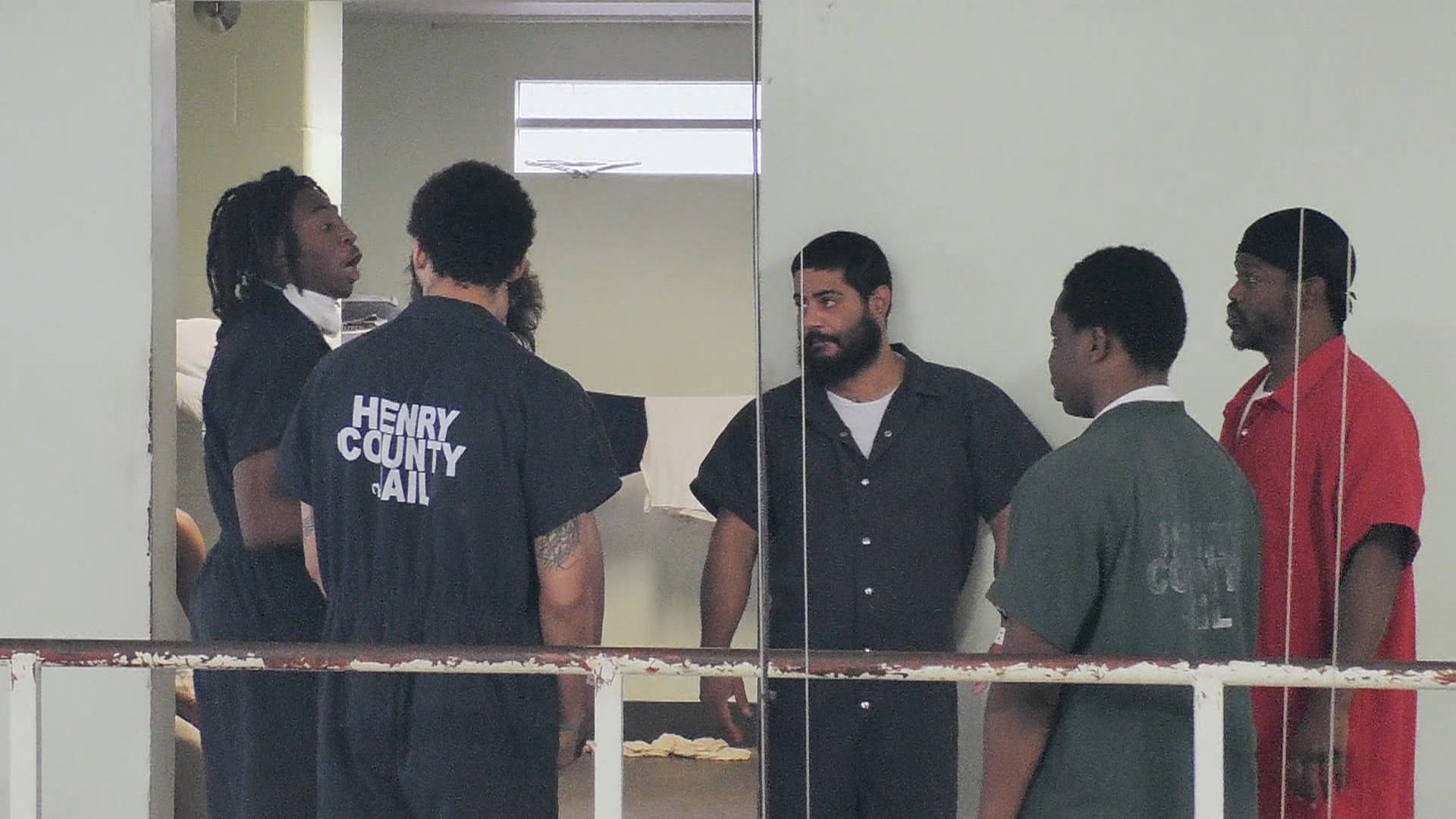 60 Days In | S7:E8 | Who Runs the Pod? | Crave