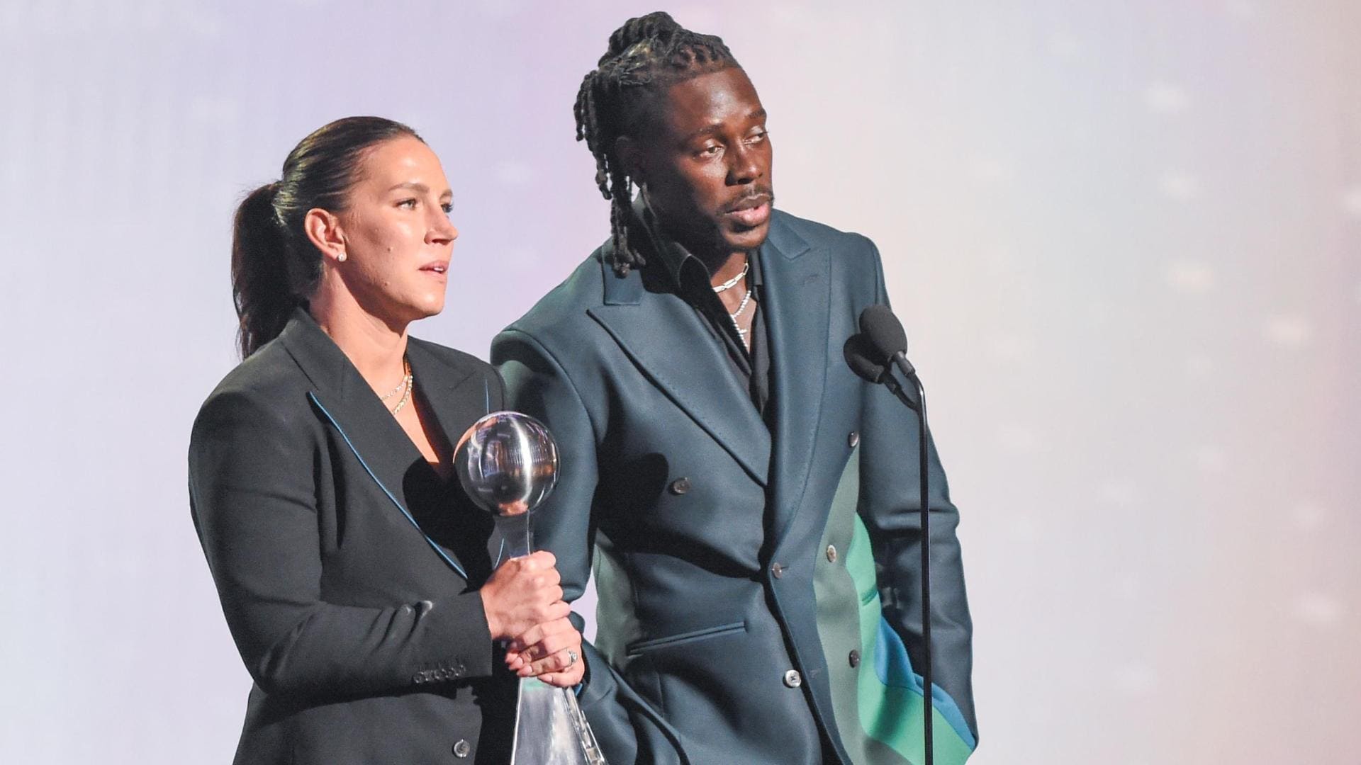 Lauren and Jrue Holiday accept Ali Award - Video - TSN