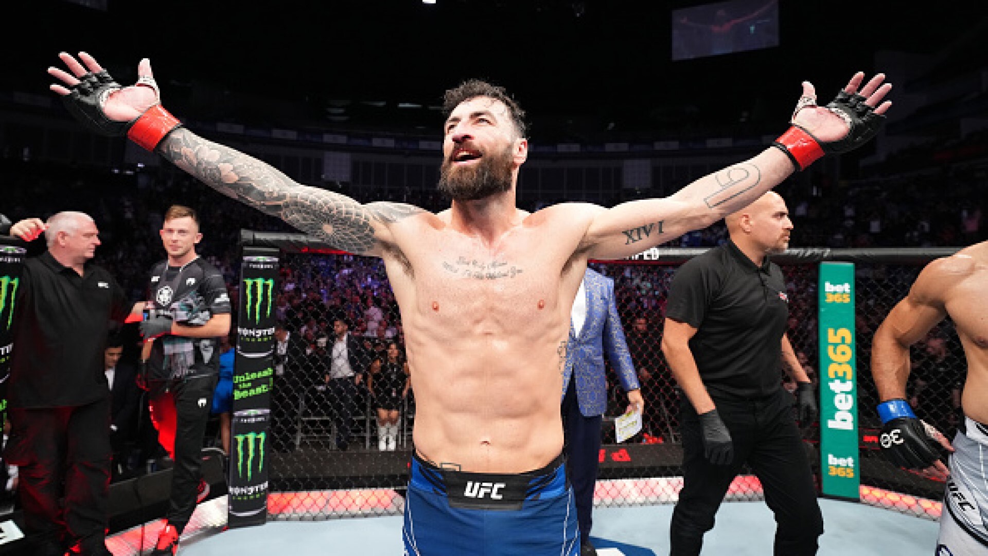 Parsons wins UFC debut; Craig bests Muniz at UFC Fight Night prelims ...