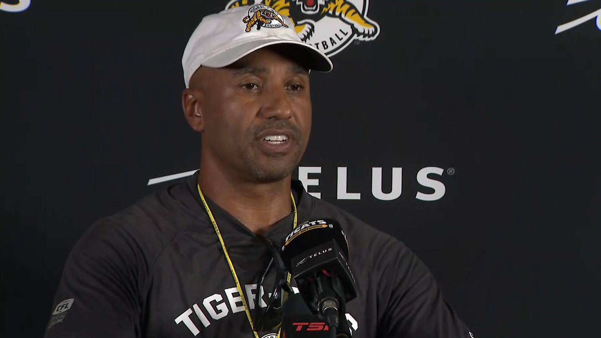 Steinauer explains 'tough decision' to trade DL defensive lineman Davis ...