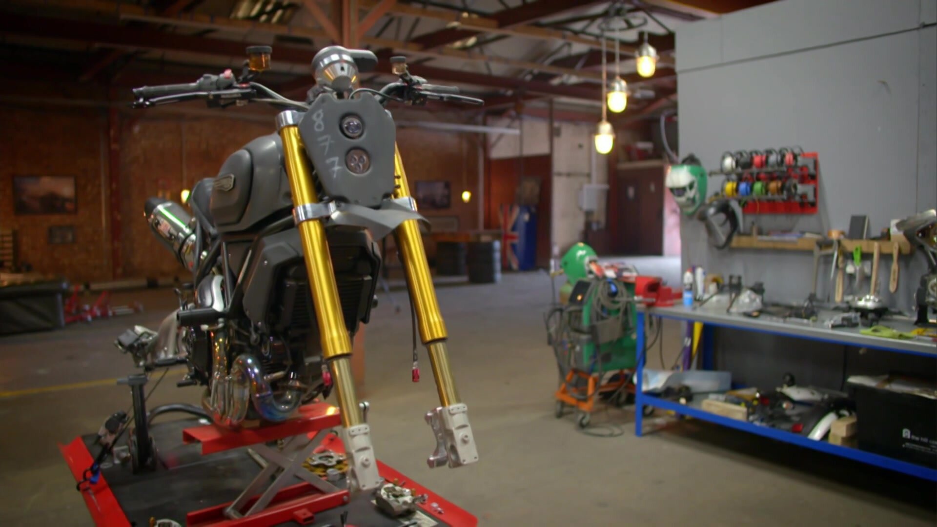 Goblin Works Garage | S2:E6 | USA | CTV