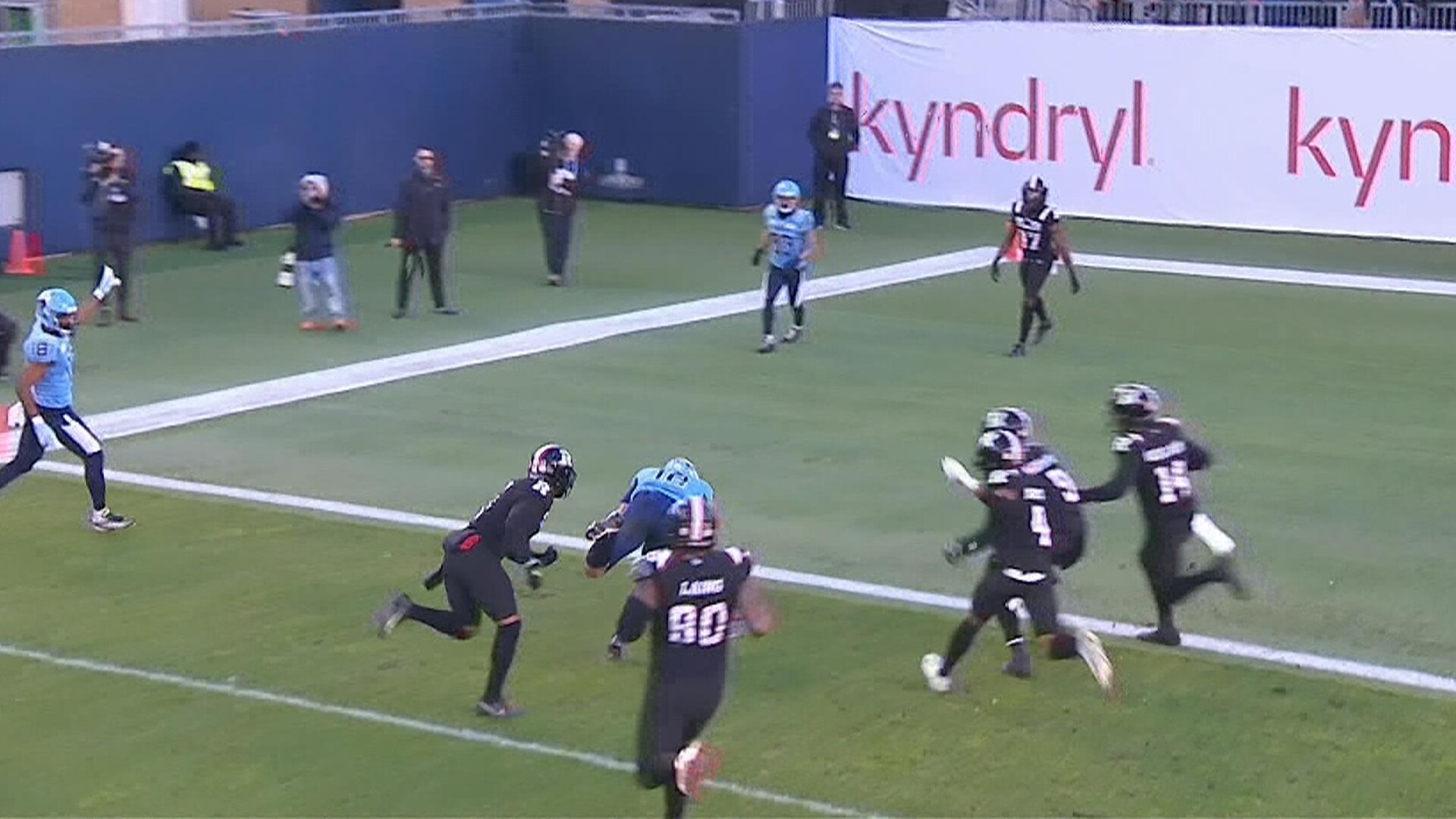 Kelly runs it in from 15 yards to extend Toronto's lead - Video - TSN