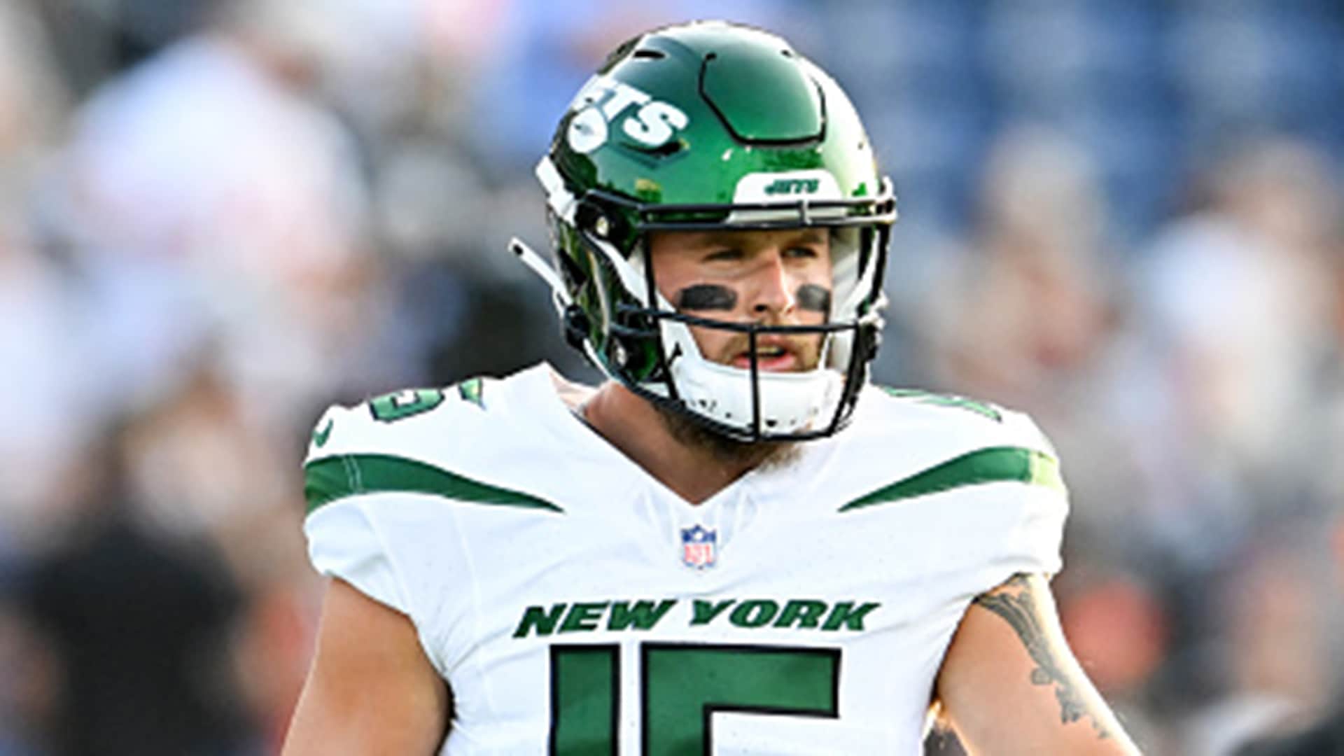 Bombers sign QB Streveler to one-year contract