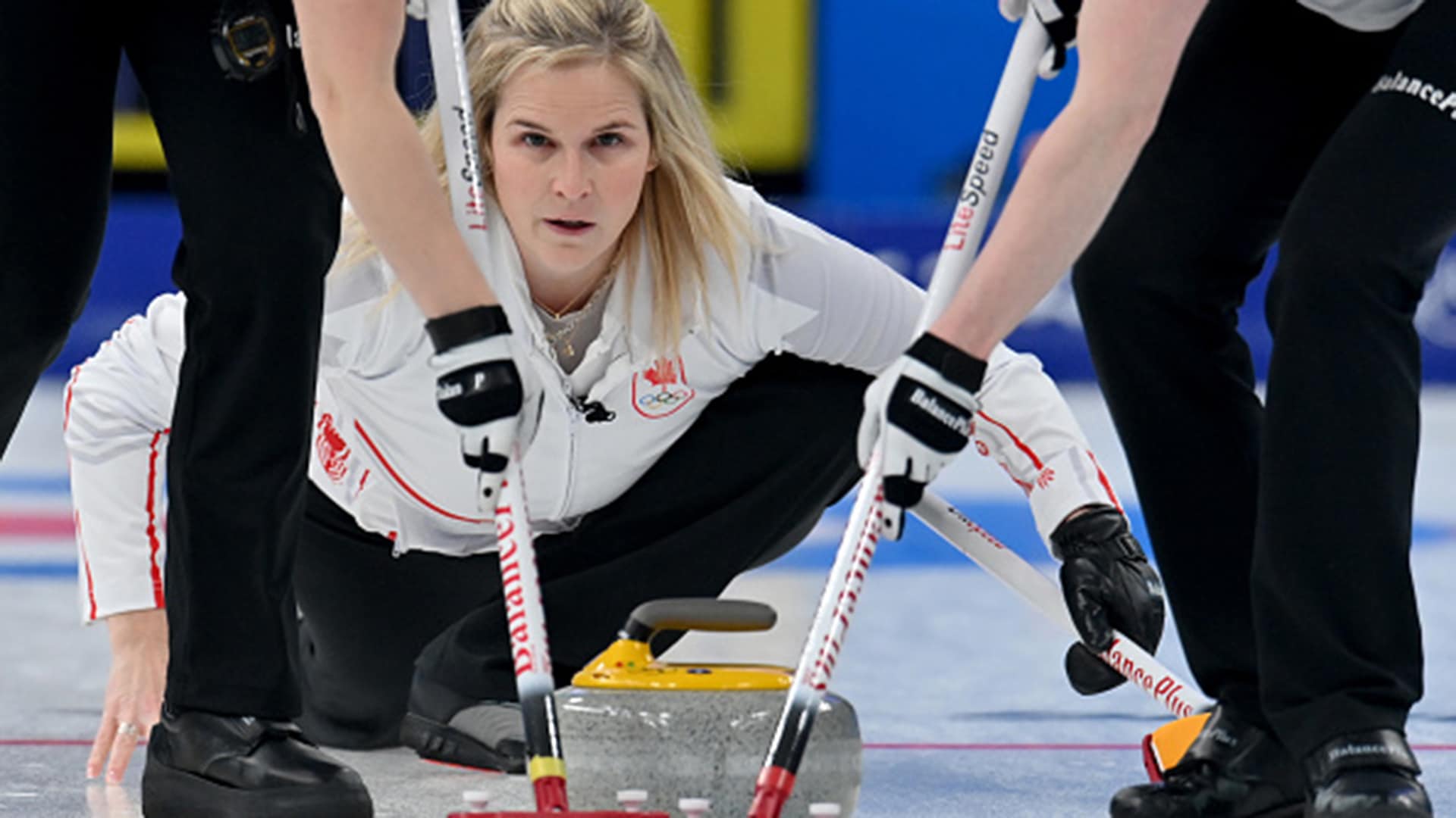 Jennifer Jones to step away from women's curling