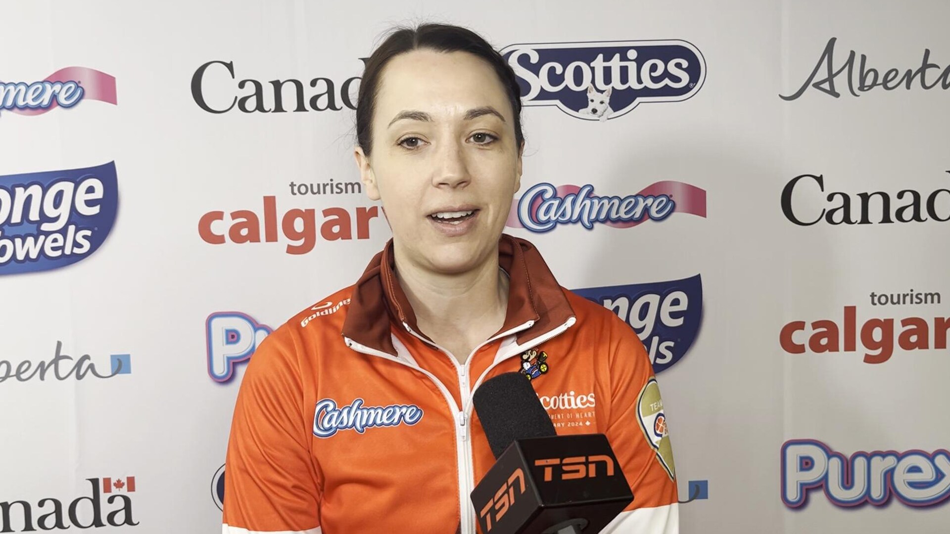 Sweeting on how Team Einarson has handled Harris' adversity this week