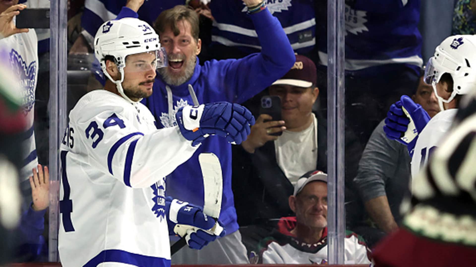 'Special moment' as Matthews hits milestone in 'very unique' atmosphere