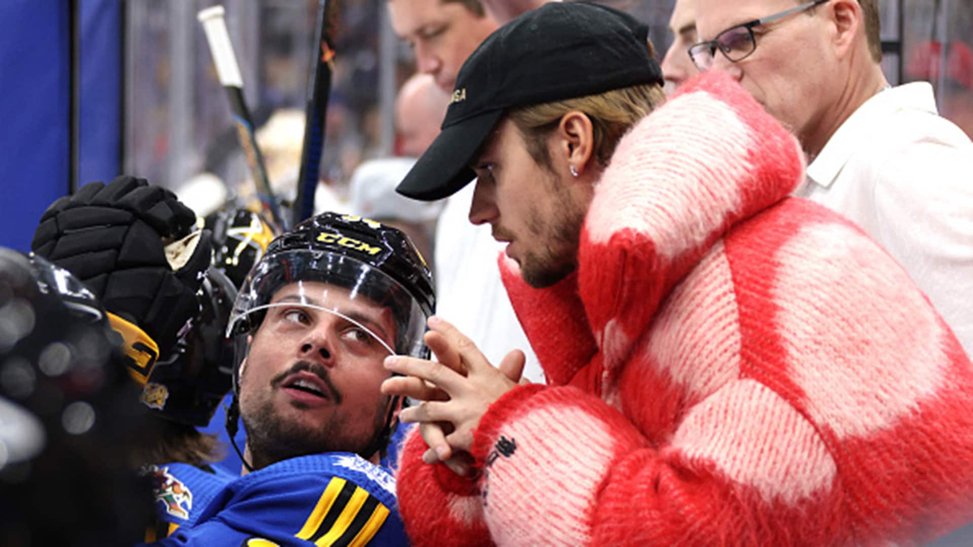 Team Matthews gets boost from Bieber and his colourful coat en route to title