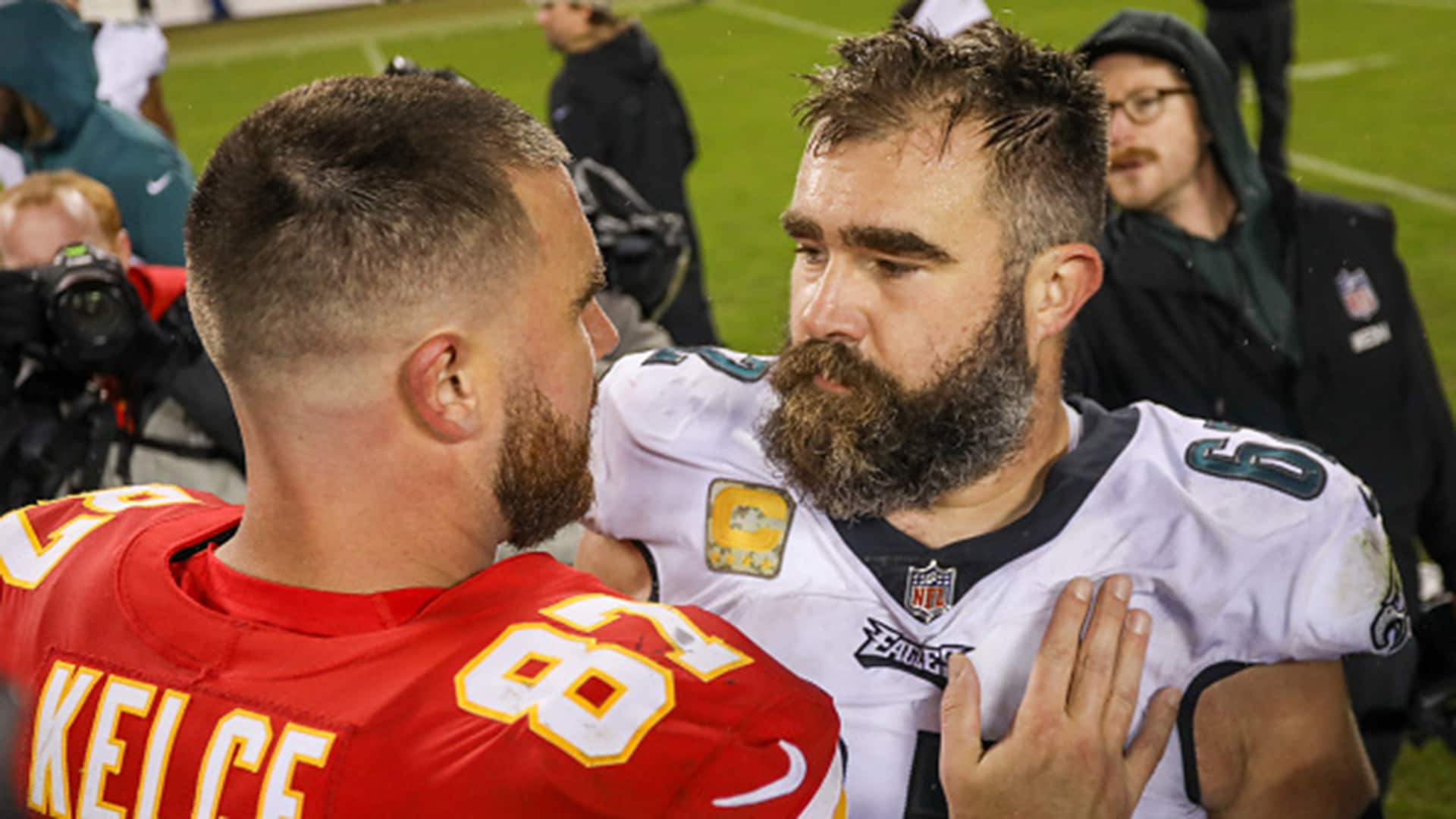 Travis Kelce gets emotional reacting to his older brother's retirement ...