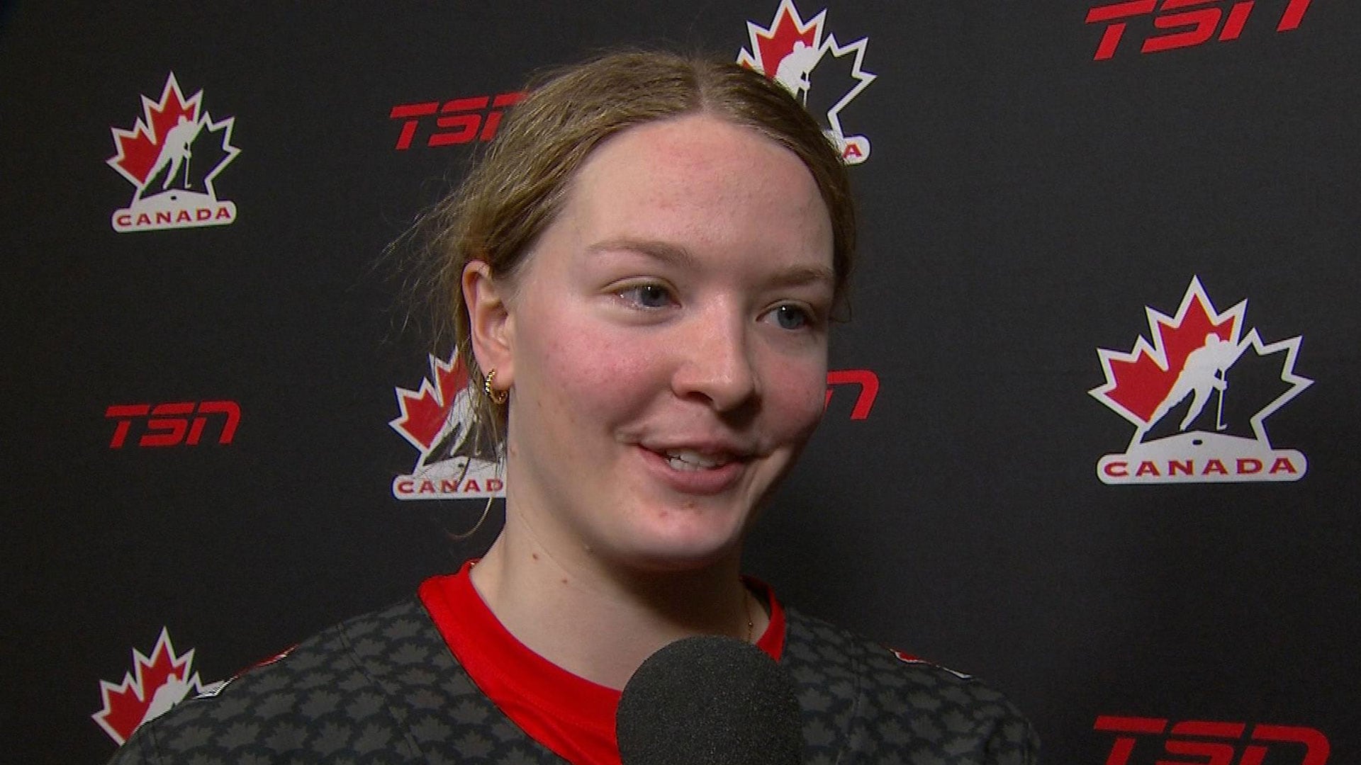 Julia Gosling on her first goal in her Worlds debut - Video - TSN