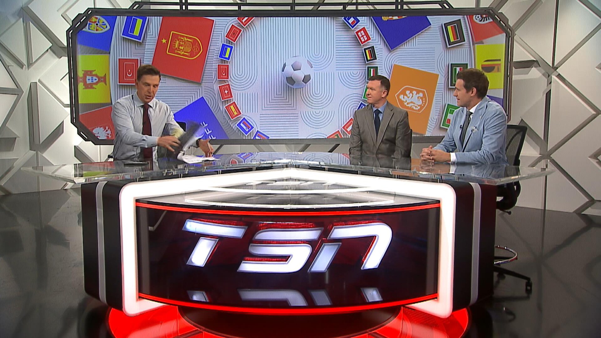 Free Agent Frenzy can get the better of anyone ... including James ...