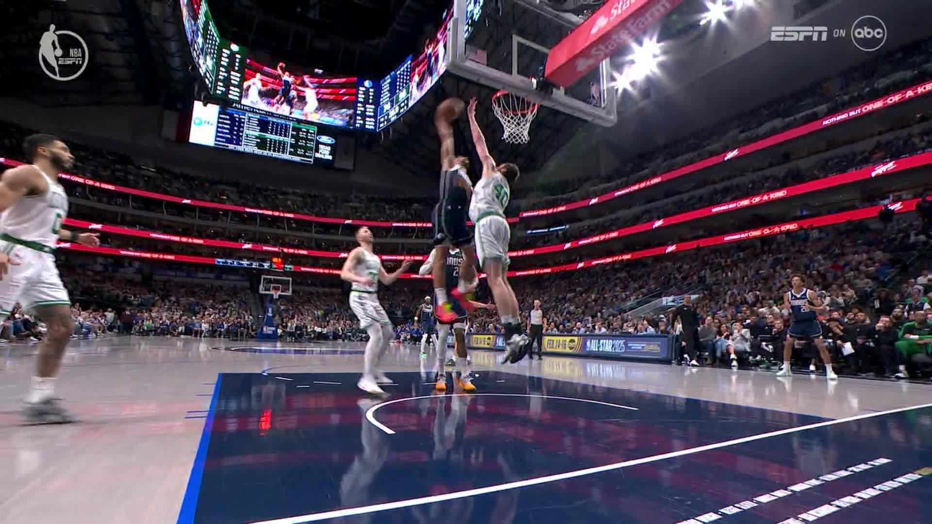 Must See: Quentin Grimes puts Luke Kornet on a poster - Video - TSN