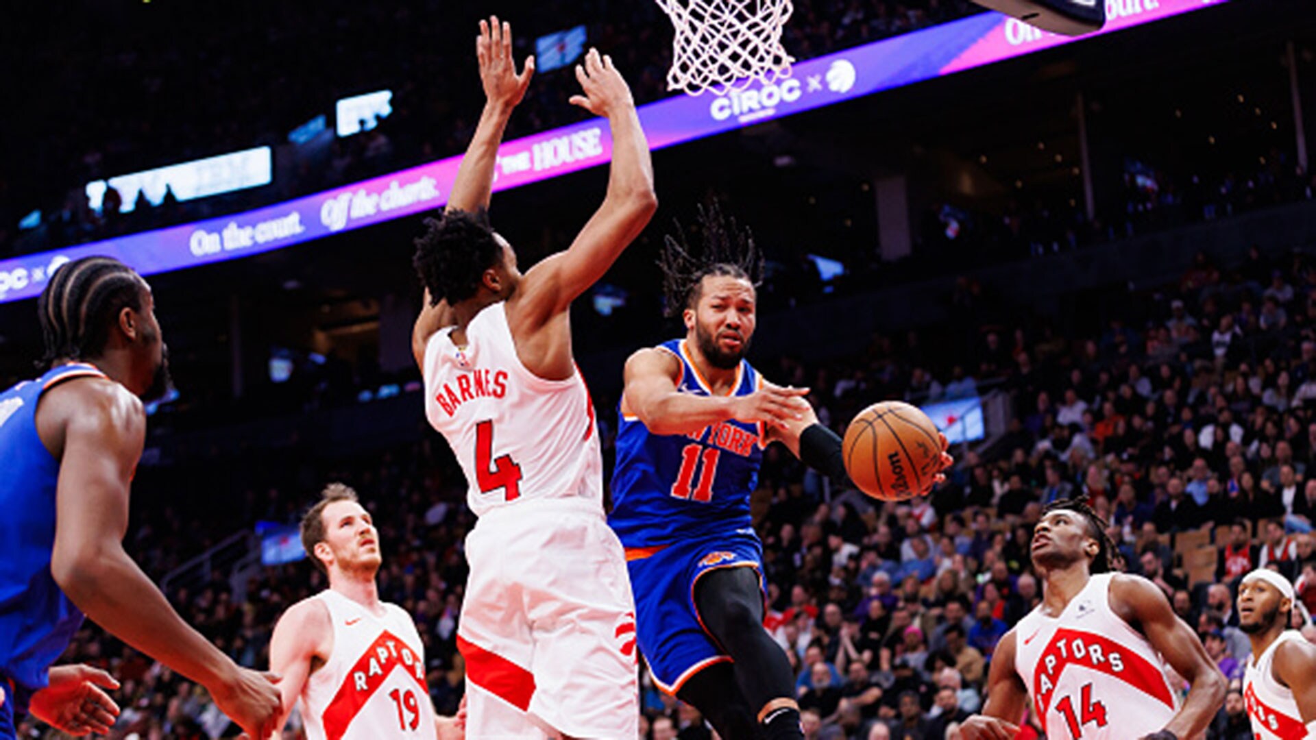 Brunson shines late to hand Raptors just their third loss in 11 games - Video - TSN