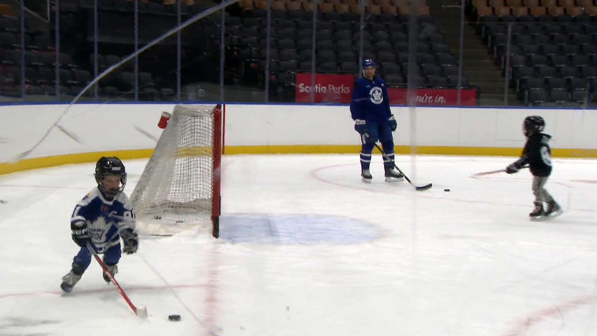 Tavares shares special moment with young sons on Scotiabank Arena ice ...