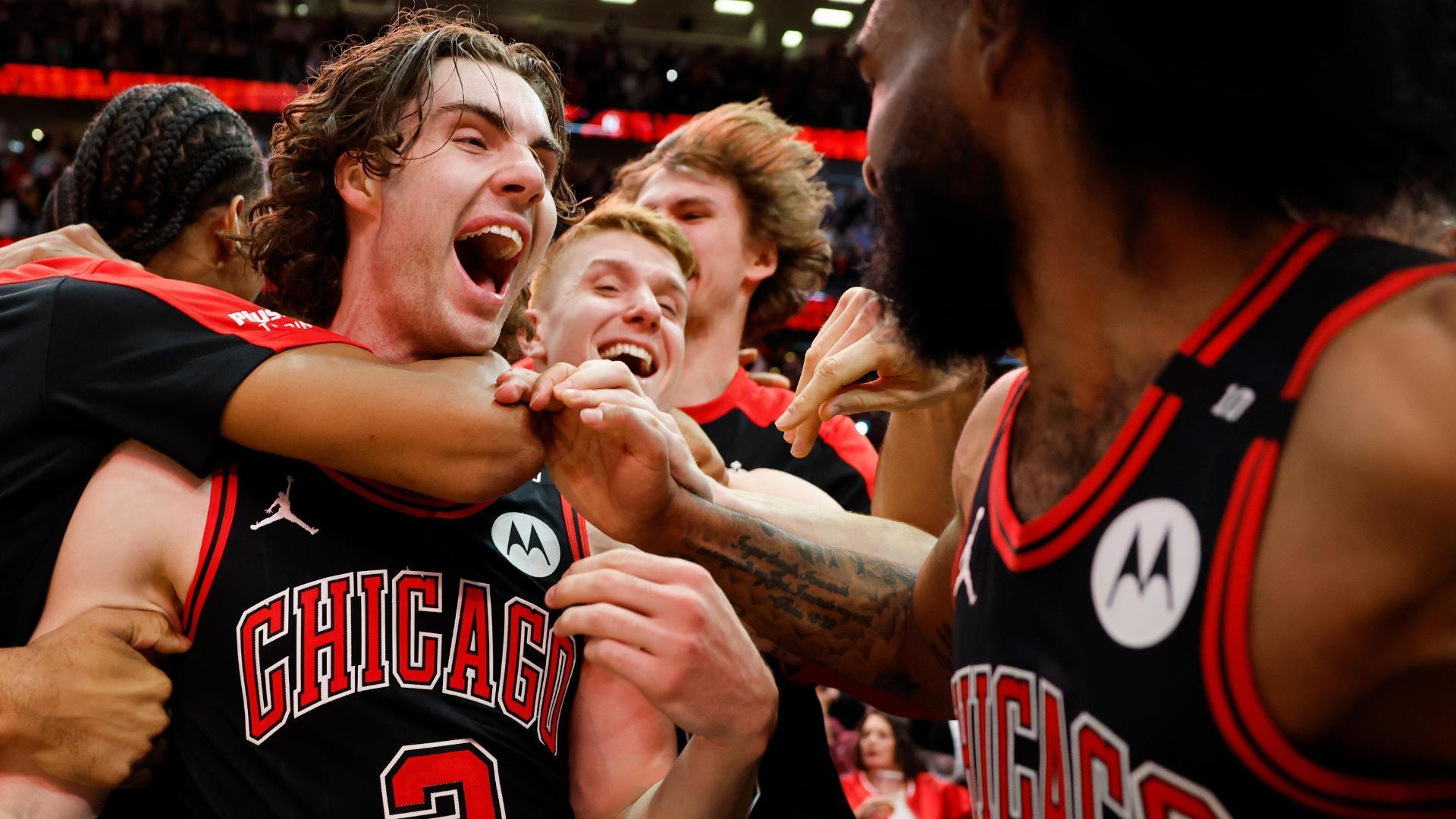 Must See: Giddey stuns Lakers with half-court buzzer-beater to win it for Bulls - Video - TSN