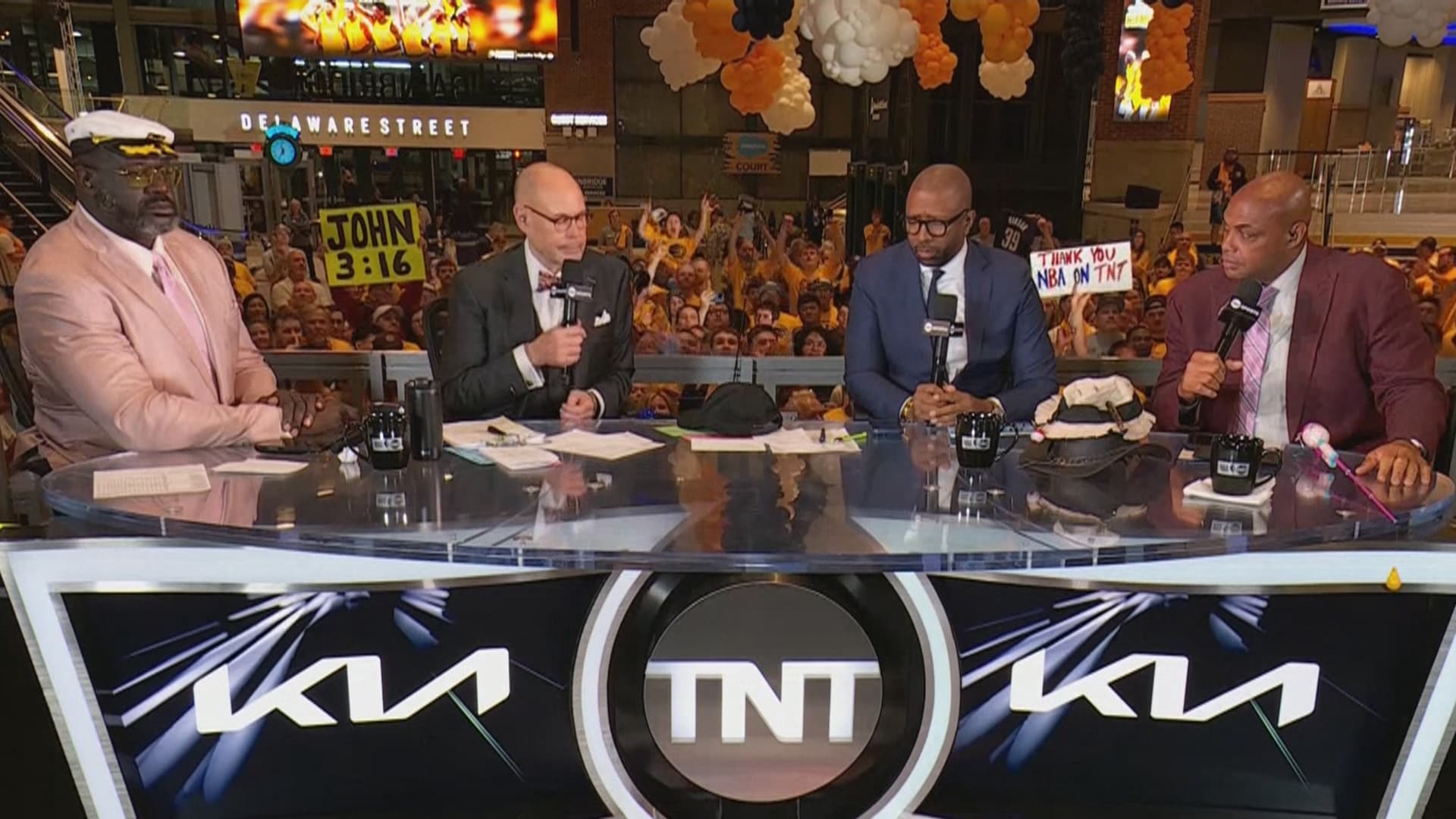 Ernie, Shaq, Charles and Kenny bid farewell to the NBA on TNT - Video - TSN
