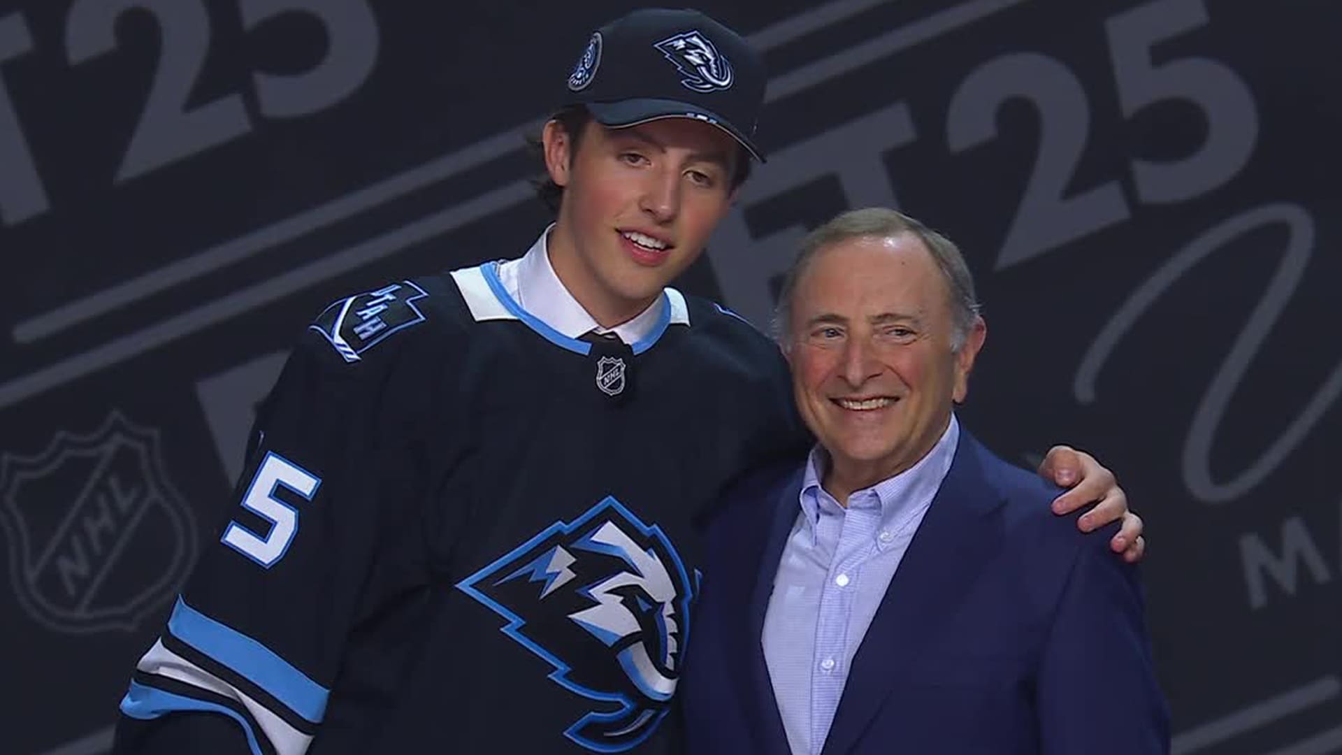 Prospect Info: - 2025 Draft #4: C Caleb Desnoyers | HFBoards - NHL ...